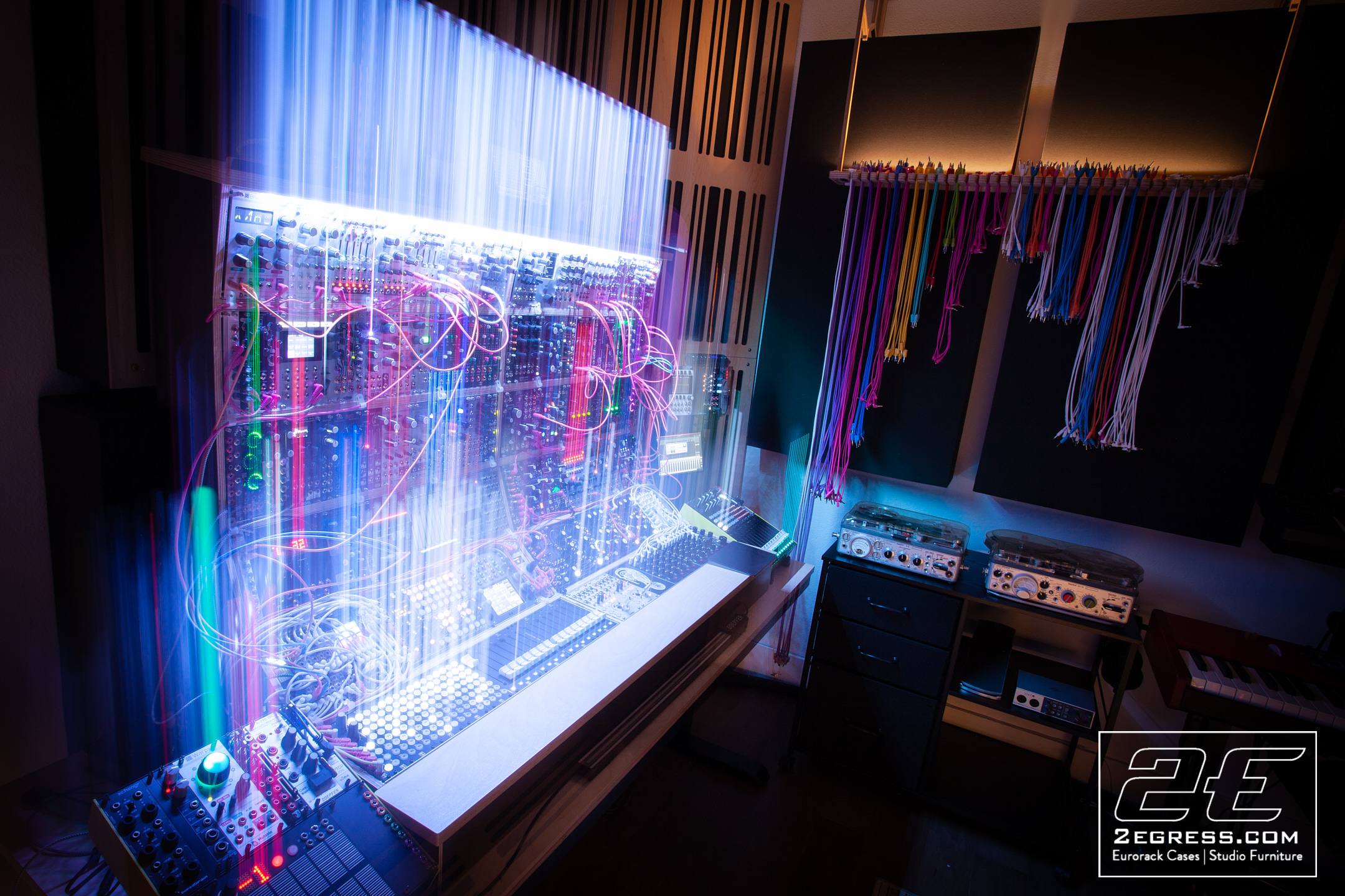 Beautiful Simplicity – An Eurorack Cable Hanger by 2Egress